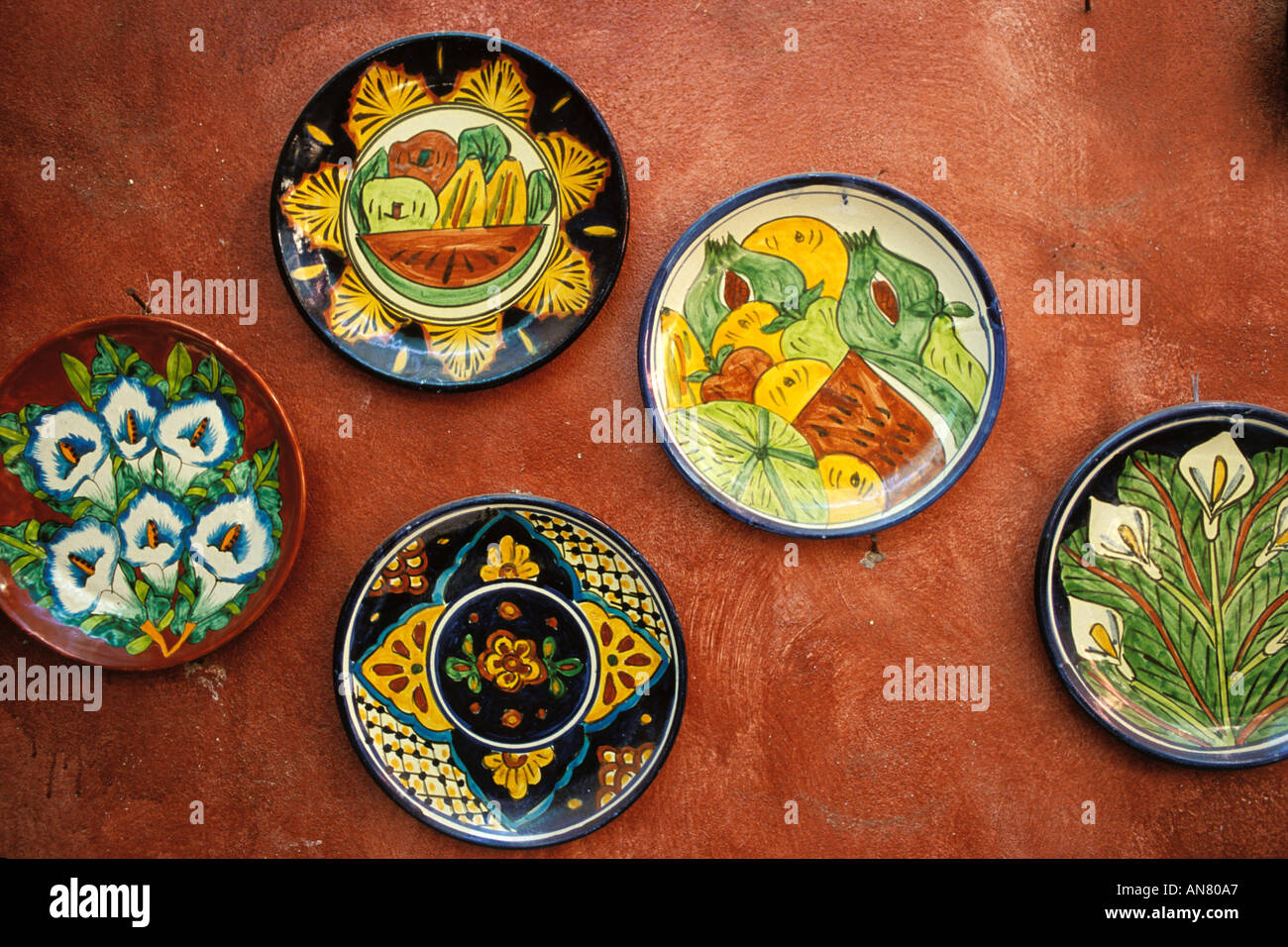 Mexican Art, Painted plates Stock Photo - Alamy
