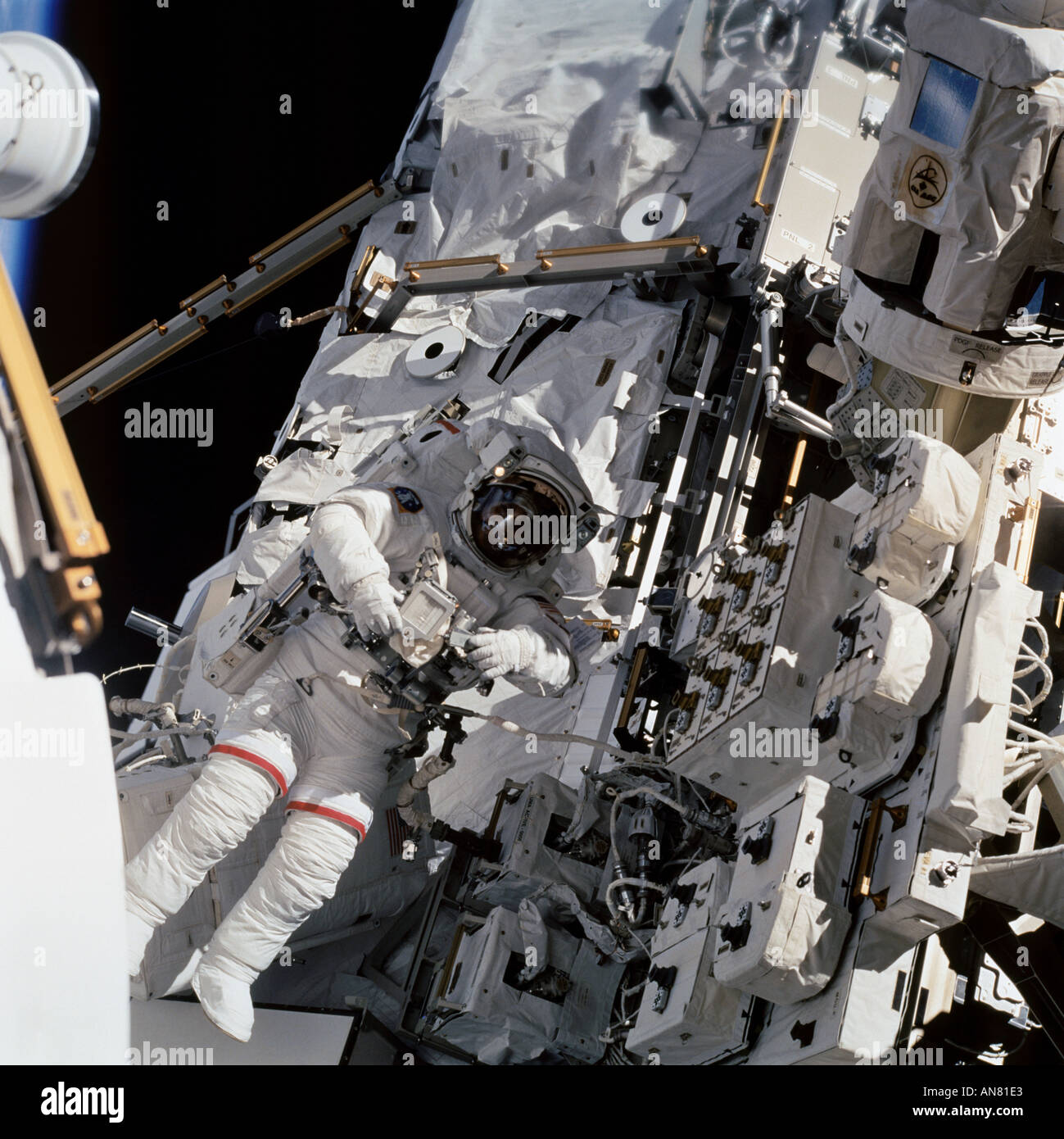 Mission specialist david wolf hi-res stock photography and images - Alamy