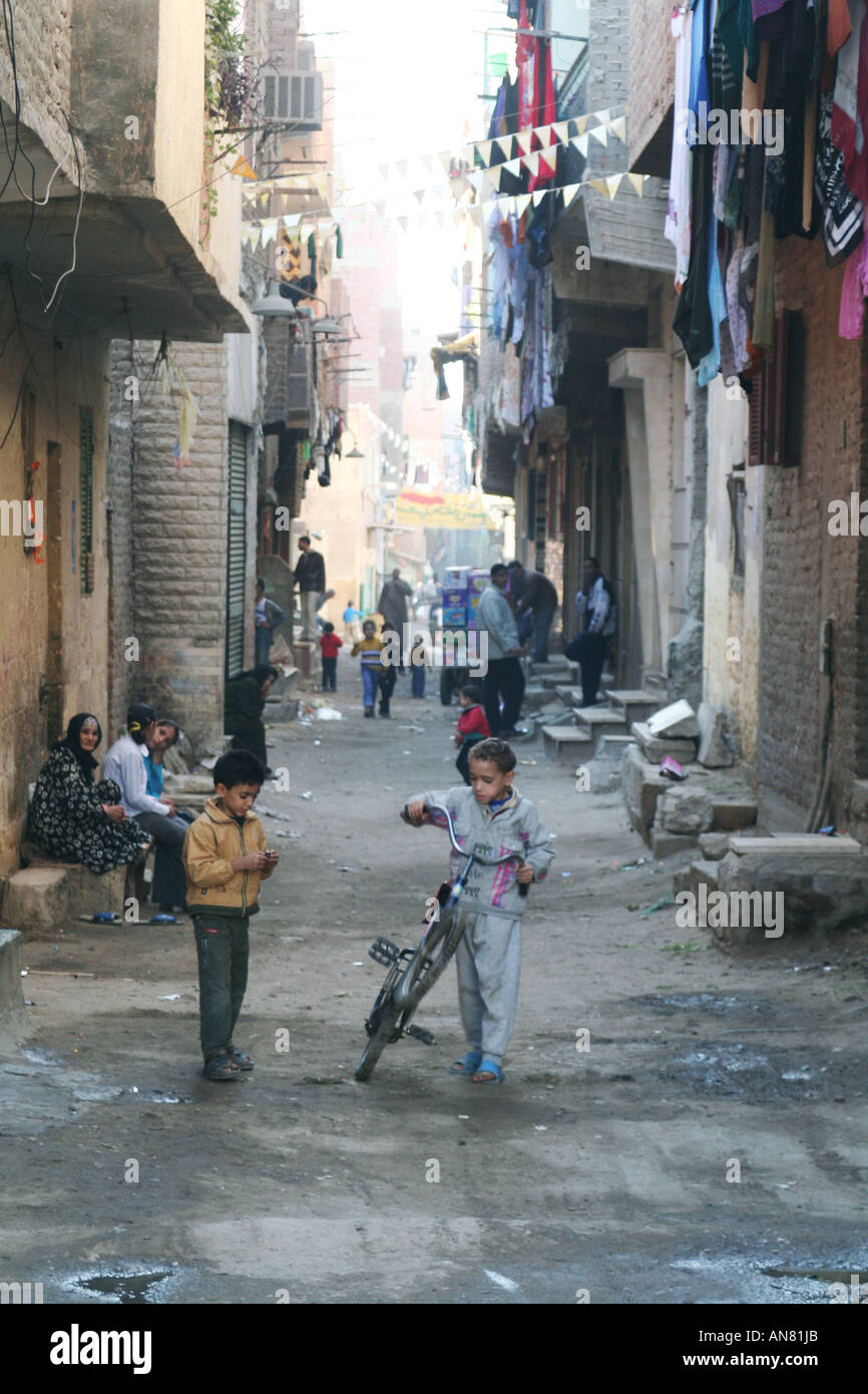 Scene on a street in a poor area of Cairo, Egypt, Kairo Stock Photo - Alamy