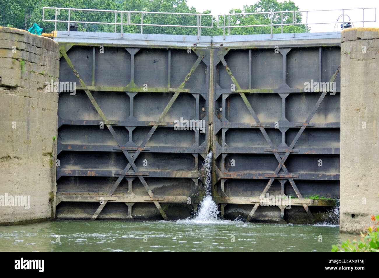 Kentucky navigation lock hi-res stock photography and images - Alamy