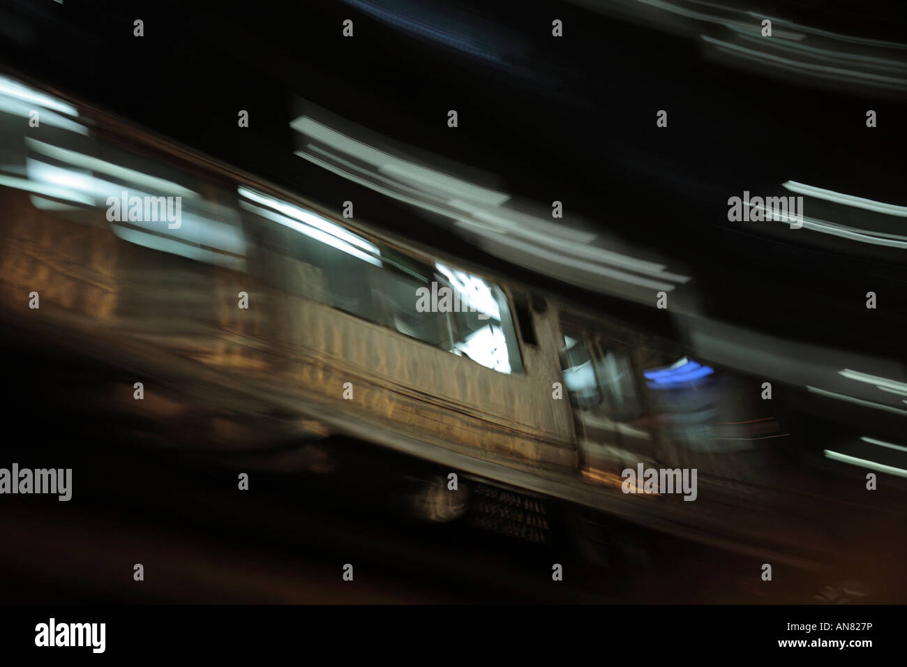 El train moving hi-res stock photography and images - Alamy