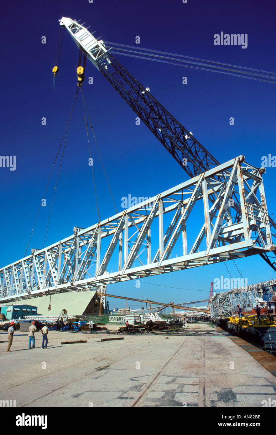 crane lifting metal support system or beam Stock Photo - Alamy