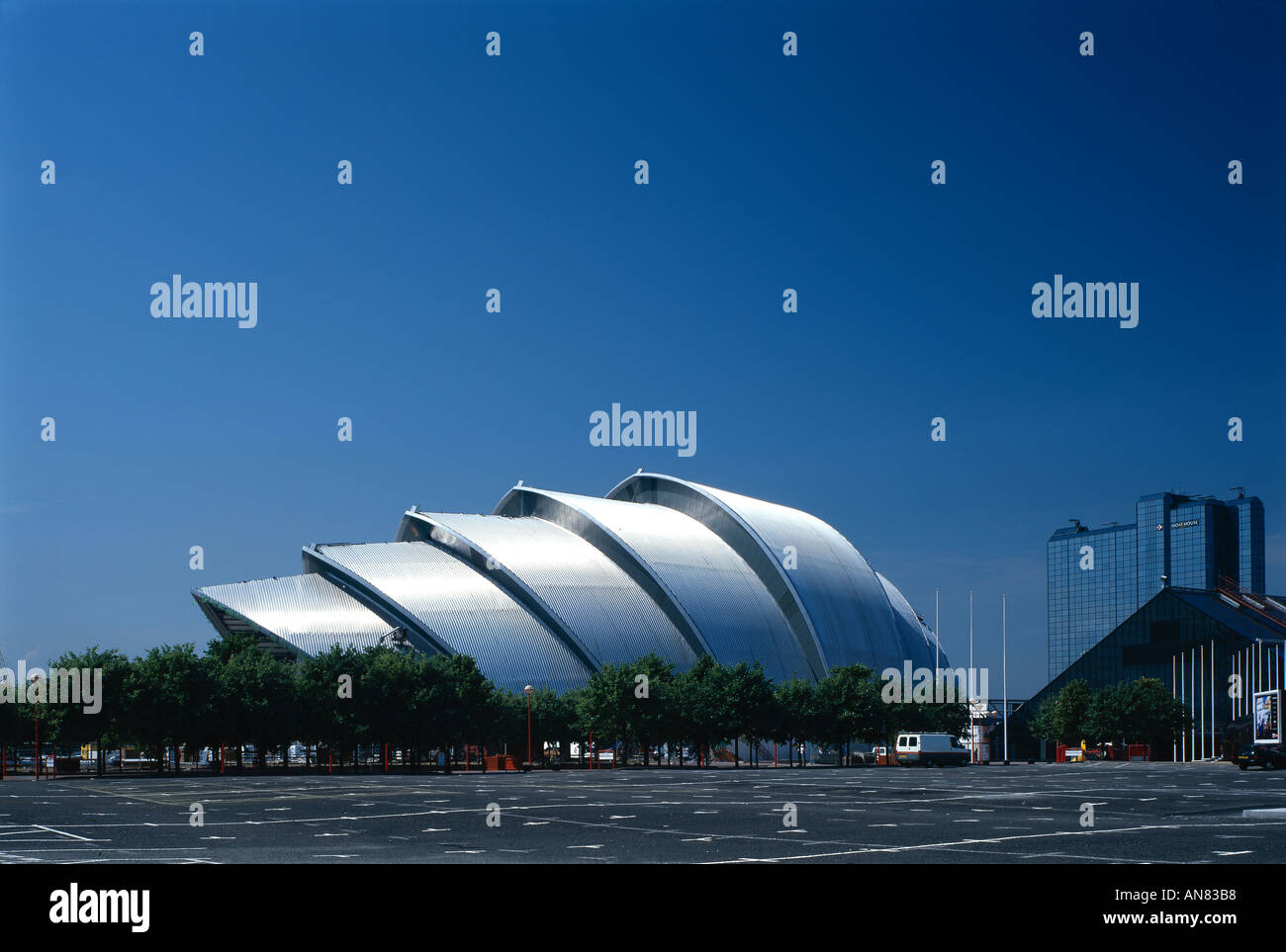 Overlapping shells hi-res stock photography and images - Alamy