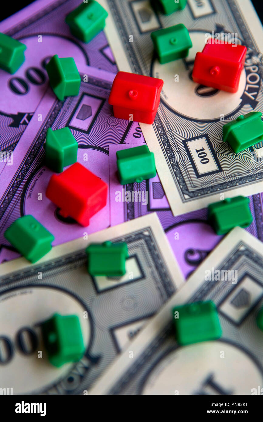 MONOPOLY MONEY, HOUSES AND HOTELS Stock Photo - Alamy