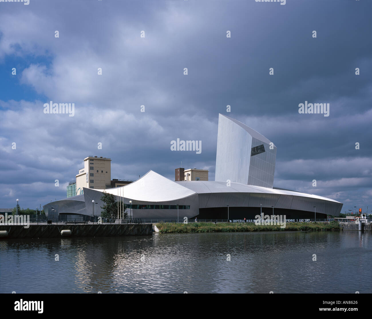 Gallery deconstructivism deconstructivist architecture hi-res stock ...