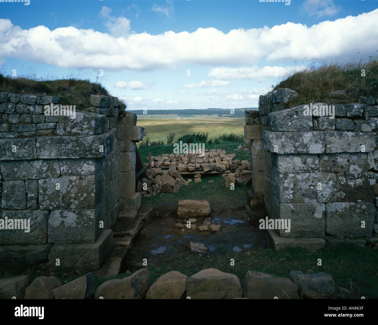 Hadrian's Wall, Northumberland, England. Started 122 AD Stock Photo - Alamy