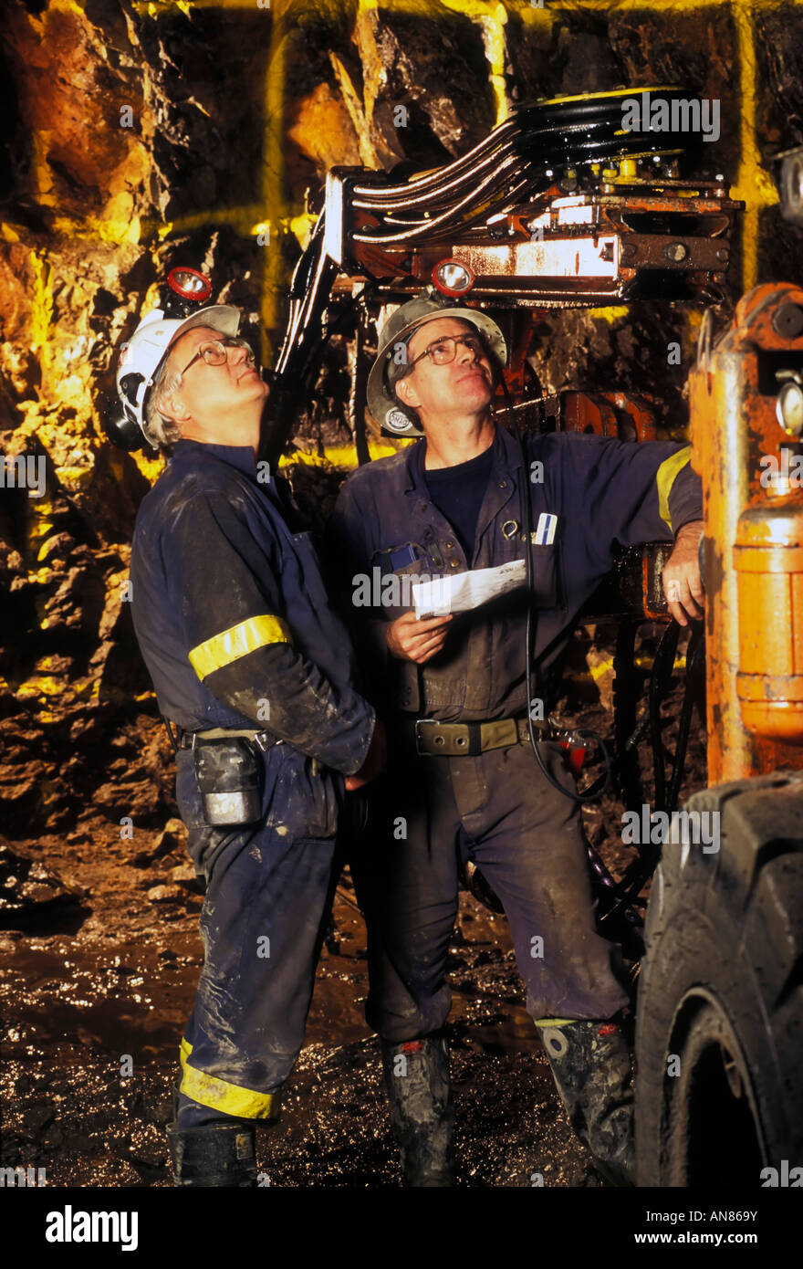 Underground mine workers hi-res stock photography and images - Alamy