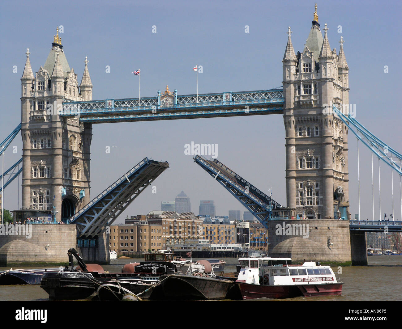 Opening of bridge hi-res stock photography and images - Alamy