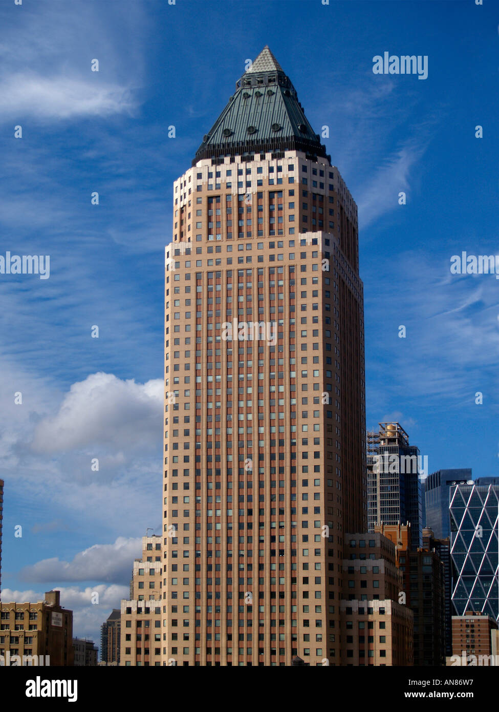One worldwide plaza hi-res stock photography and images - Alamy