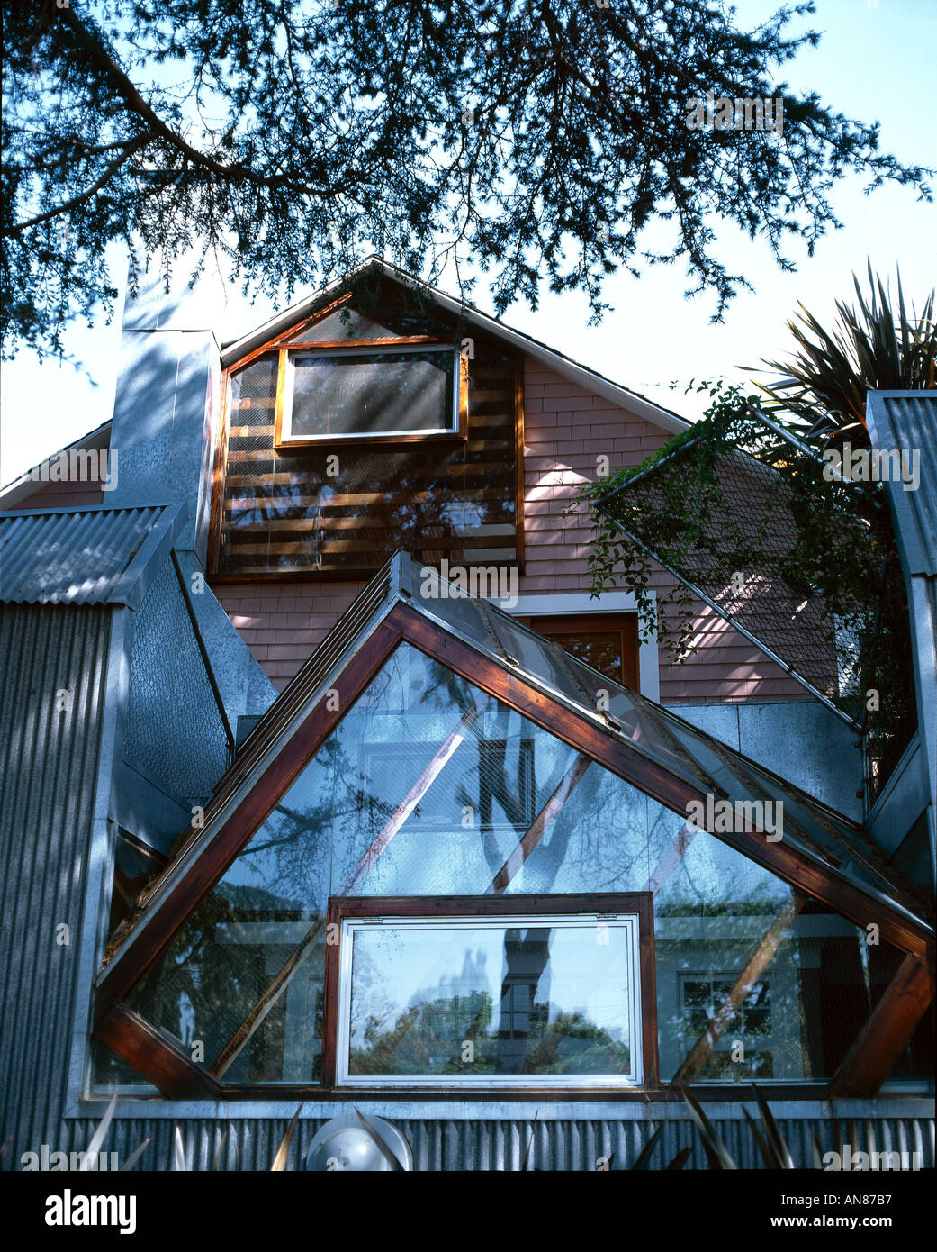 Frank gehry house santa monica hi-res stock photography and images - Alamy