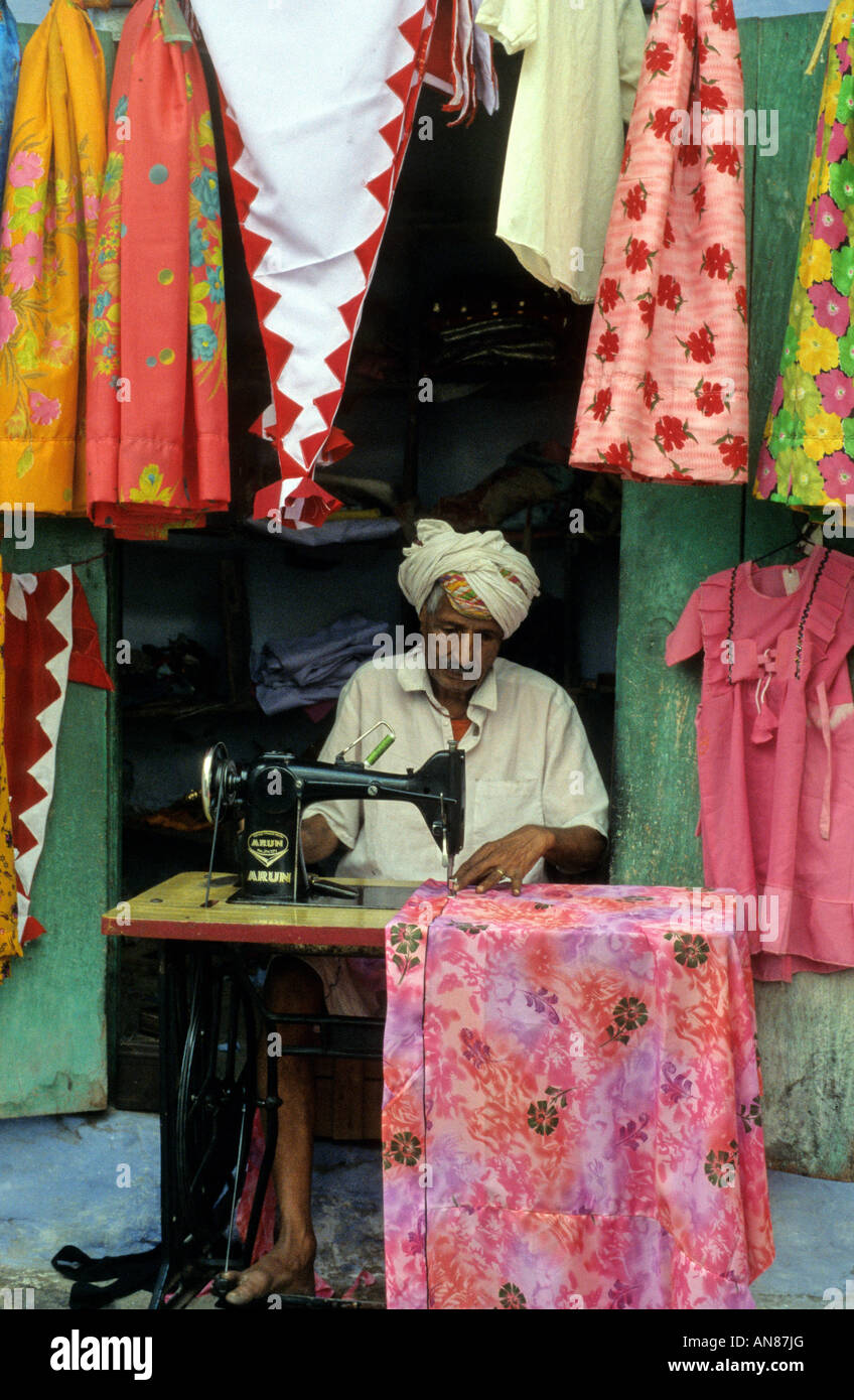 Indian people sewing clothes hi-res stock photography and images - Alamy