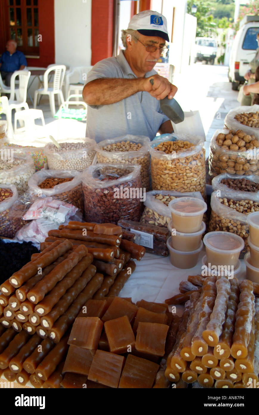 Man selling pulses hi-res stock photography and images - Alamy