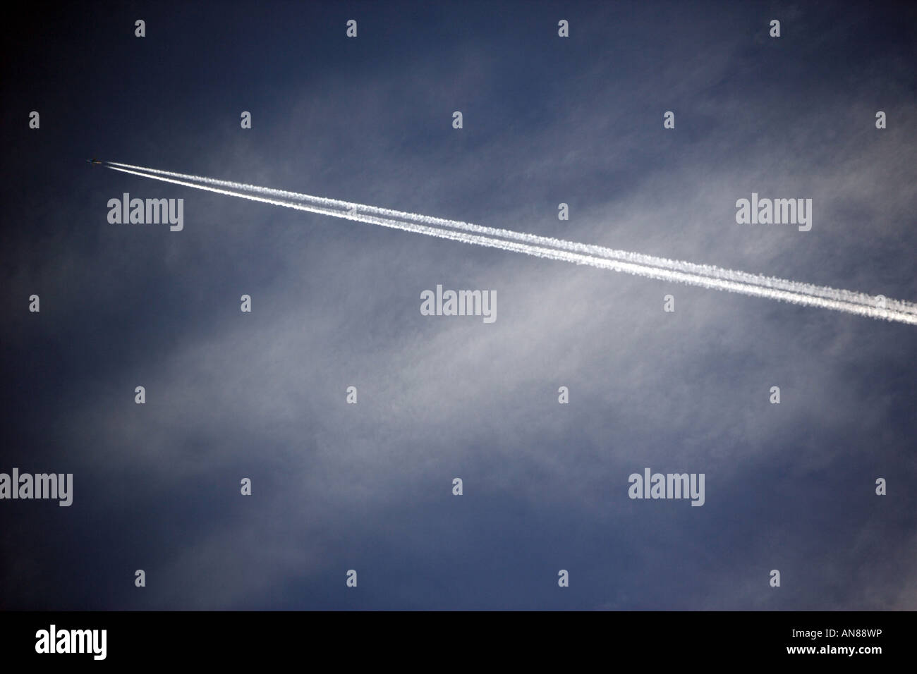 A Jet air plane speeds threw the sky Stock Photo - Alamy