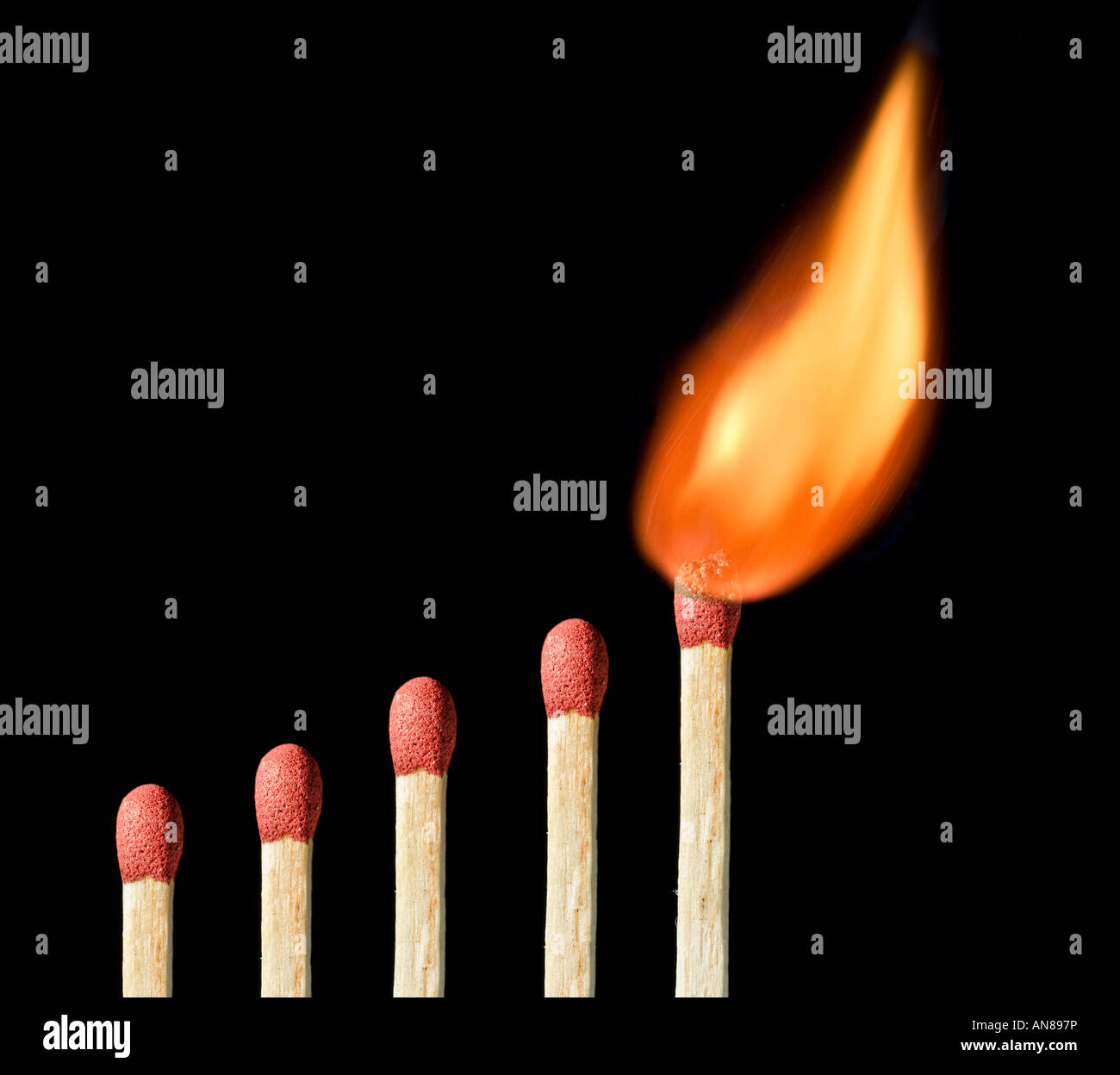 Matchstick flame hi-res stock photography and images - Alamy