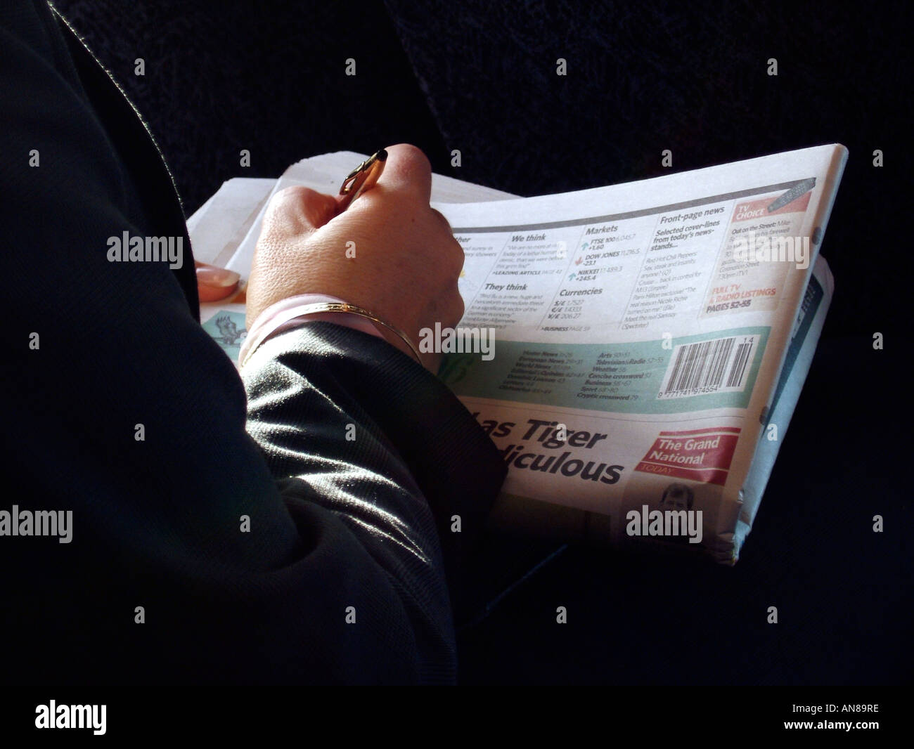 Writing hand body parts hi-res stock photography and images - Alamy