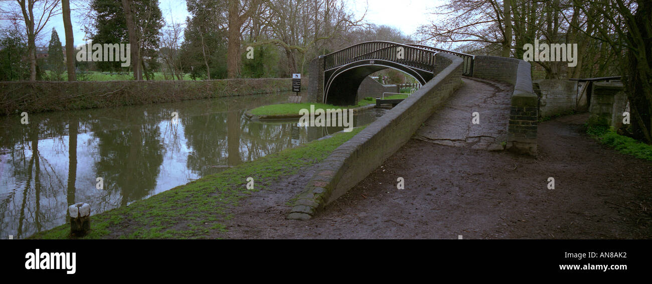 Roving bridge hi-res stock photography and images - Alamy