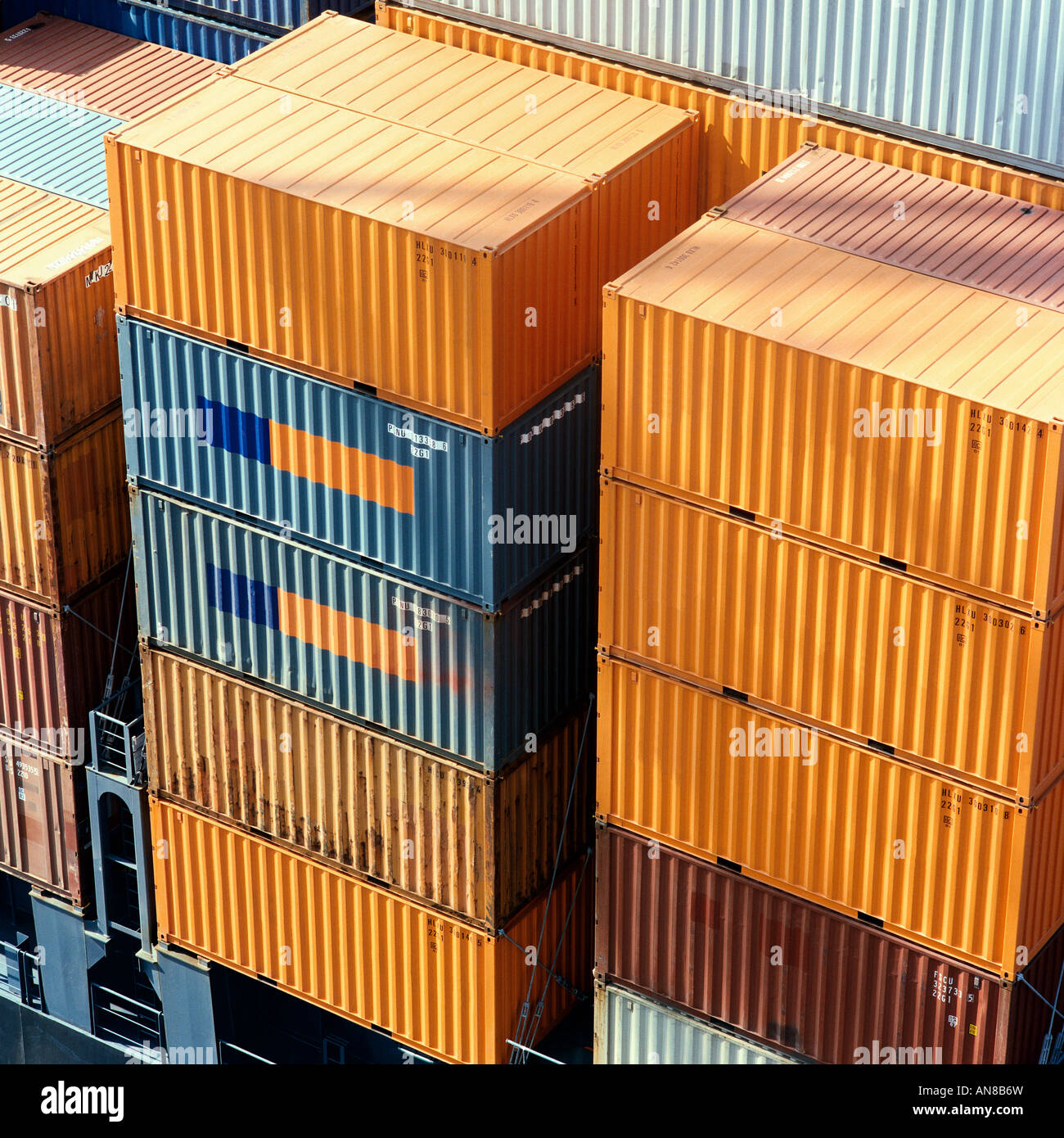 Area of the containers harbour at hamburg hi-res stock photography and ...