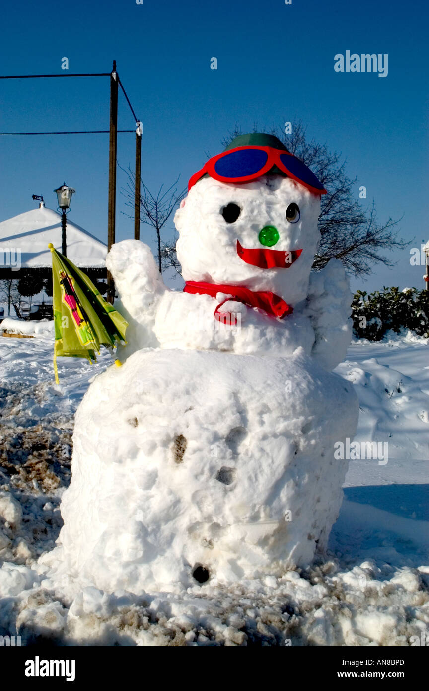 Snowman realistic hi-res stock photography and images - Alamy