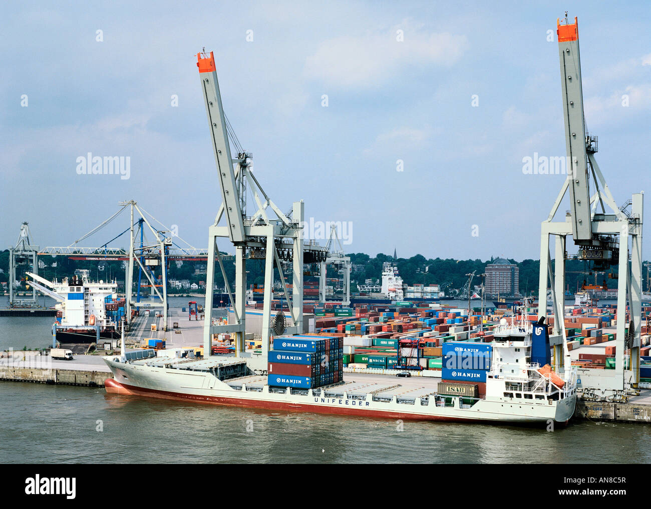 Berth container hi-res stock photography and images - Alamy