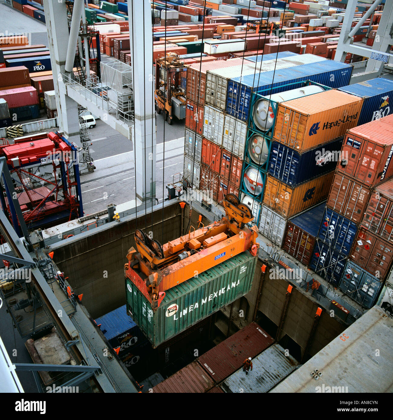Container place of transshipment hi-res stock photography and images ...