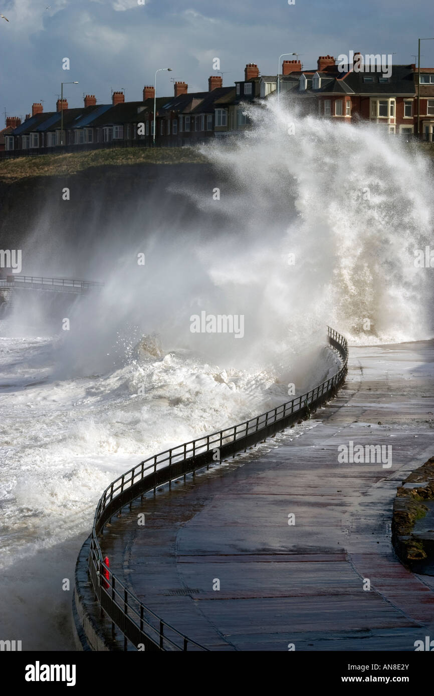 Sea wall flood hi-res stock photography and images - Alamy