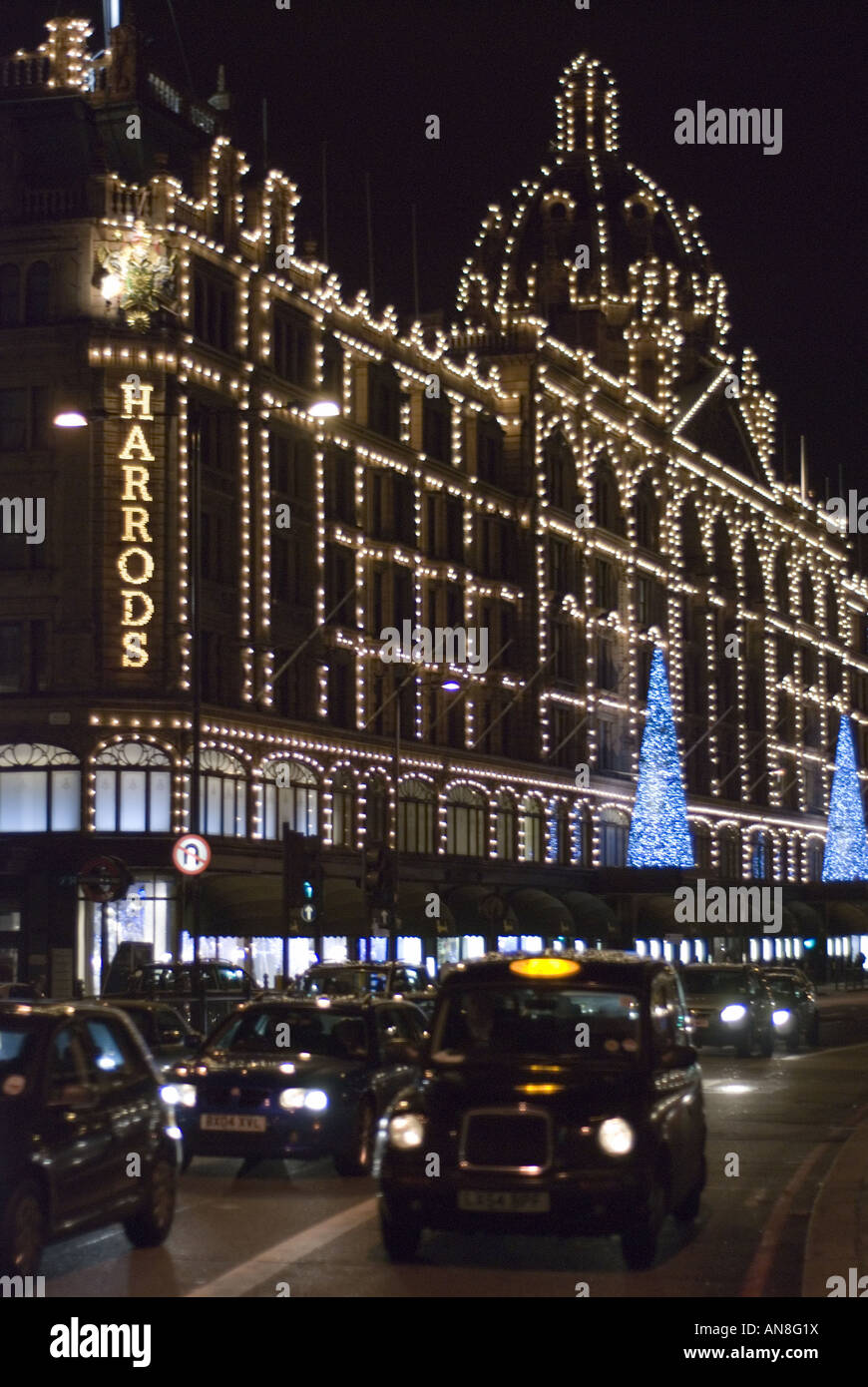 Harrods lit up hi-res stock photography and images - Alamy