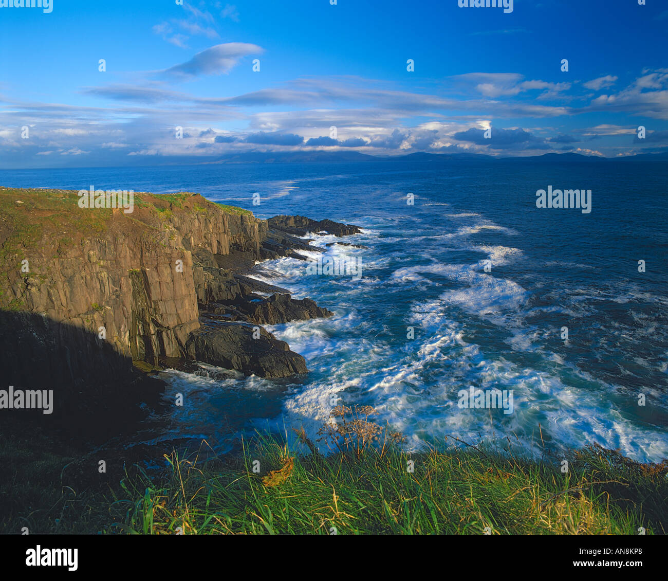 Atlantic surf dingle hi-res stock photography and images - Alamy