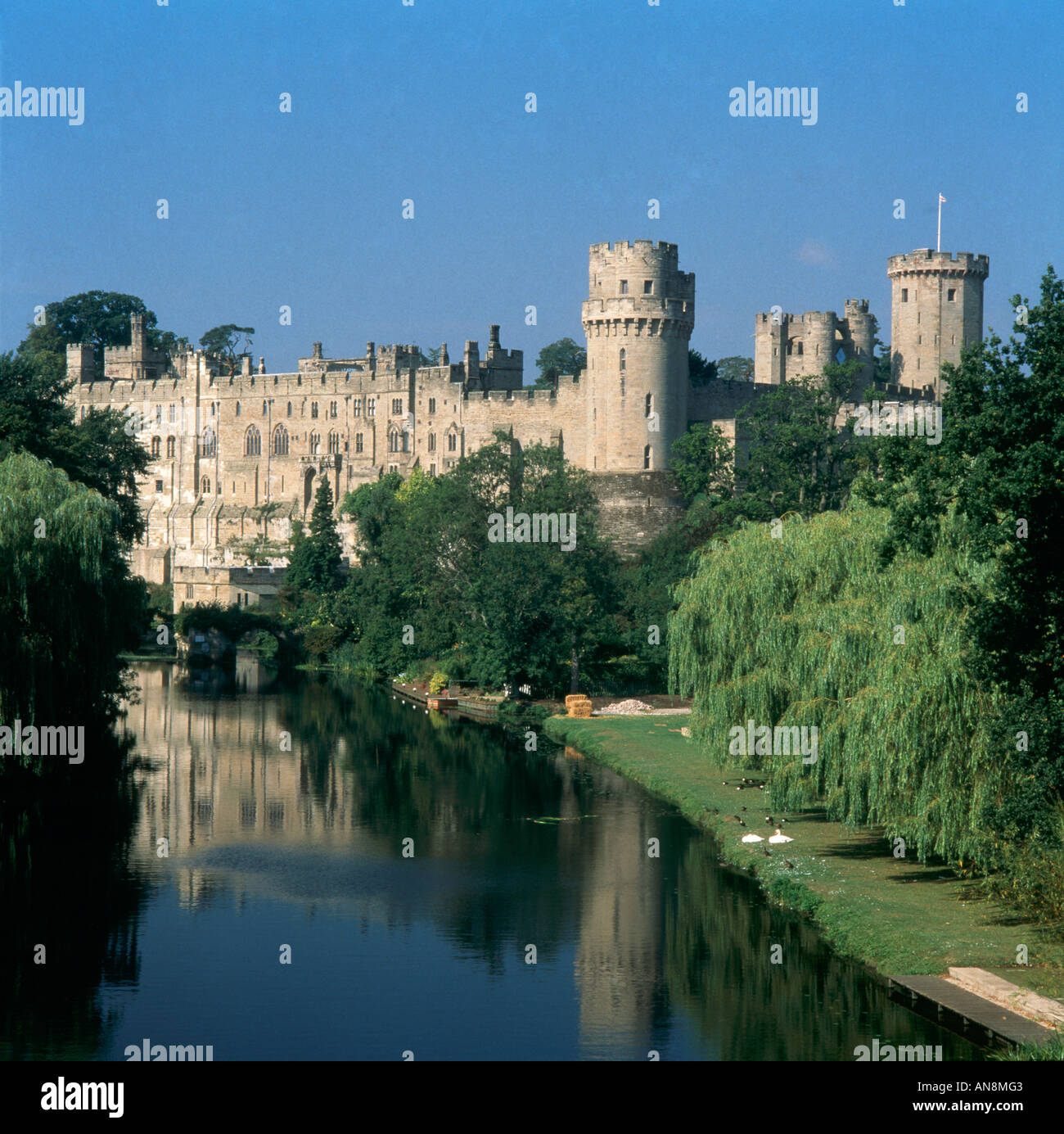 Castle in the trees hi-res stock photography and images - Alamy