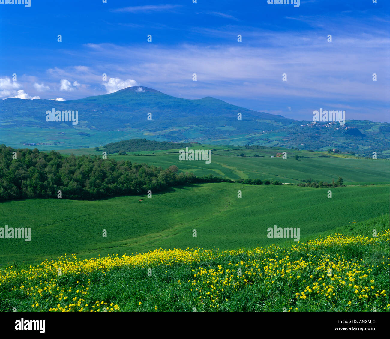 Hilltowns of tuscany italy hi-res stock photography and images - Alamy