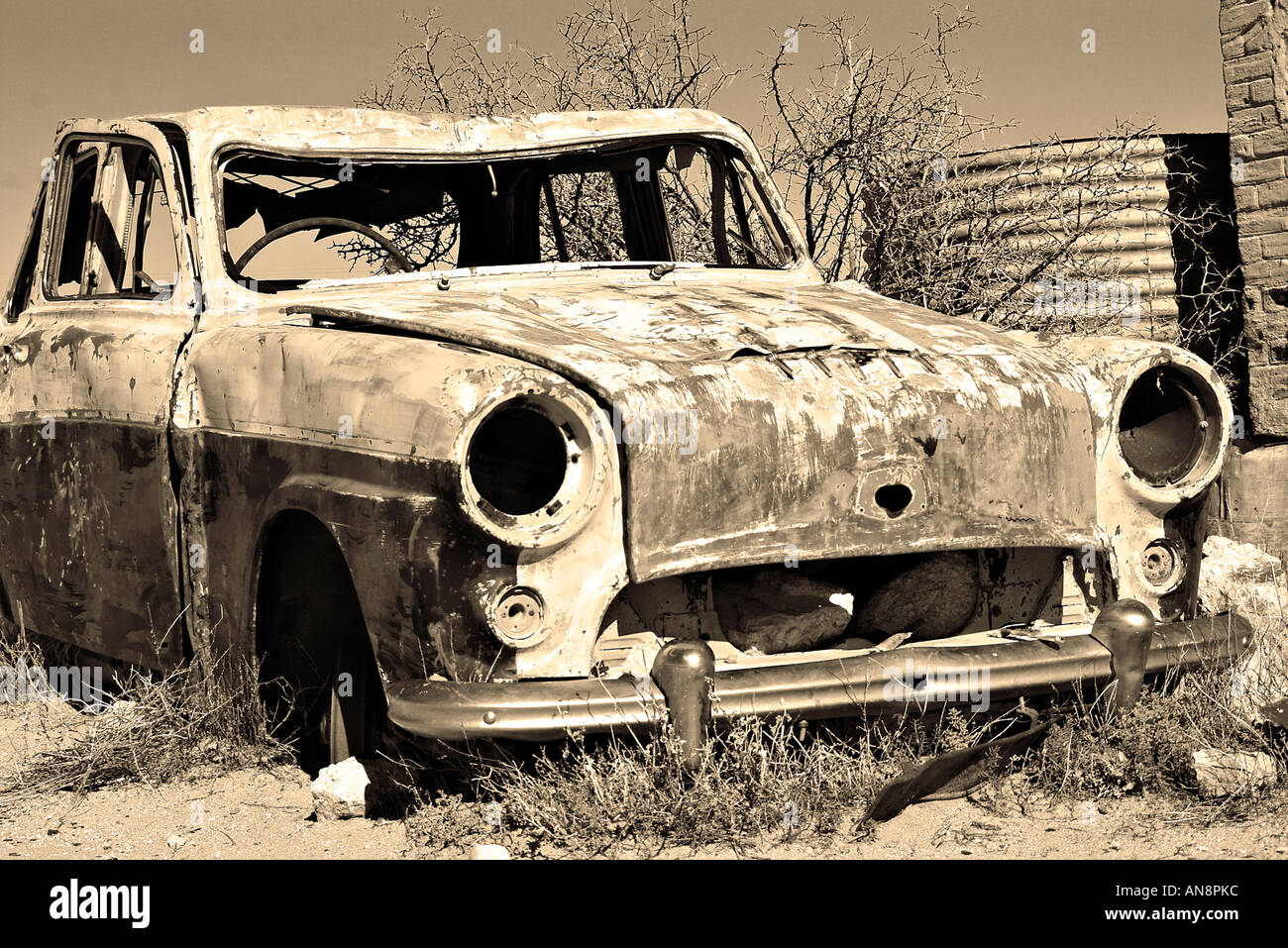 old car in the outback Stock Photo - Alamy