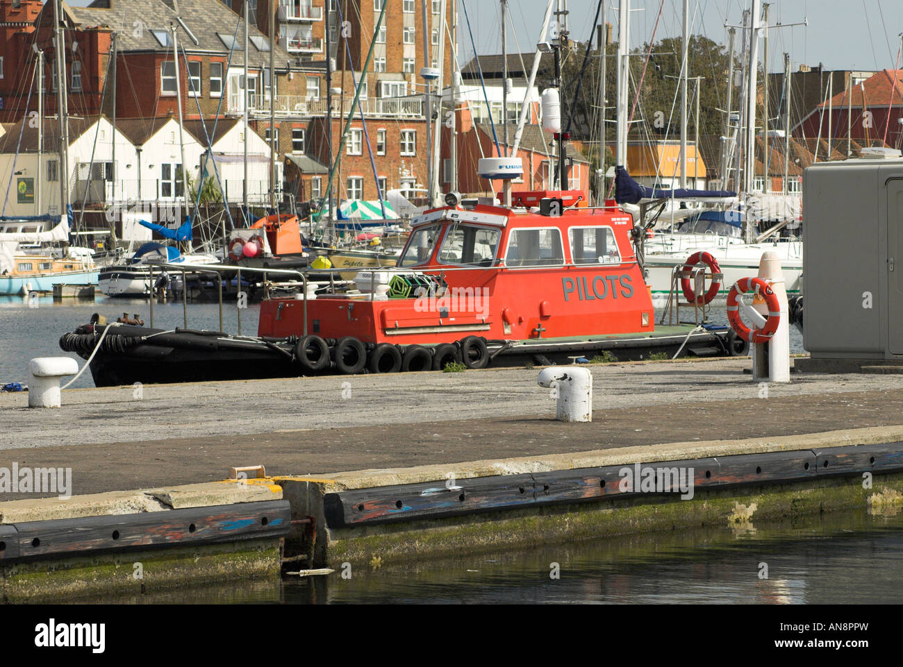 Shoreham port lock hi-res stock photography and images - Alamy