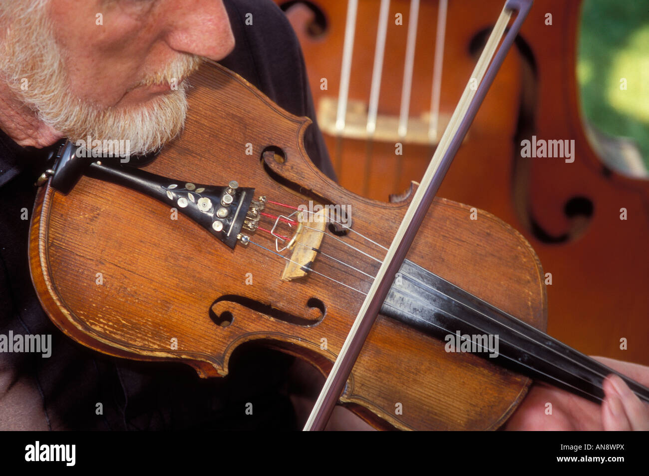 Old time fiddler hi-res stock photography and images - Alamy