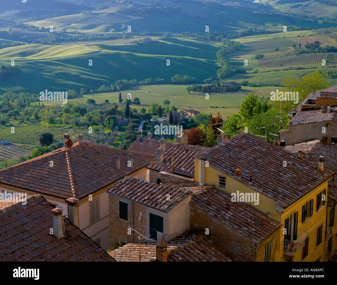 Montepulciano tuscany medieval mountain village hi-res stock ...