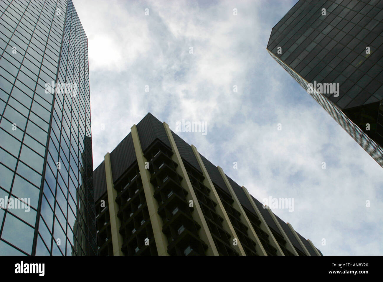 Repeated lines in architecture hi-res stock photography and images - Alamy