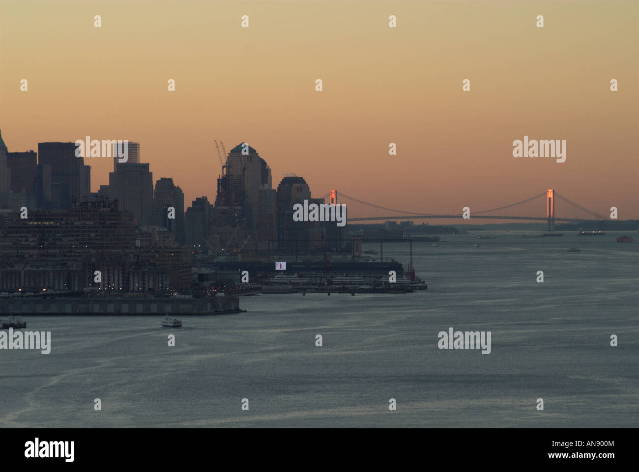 Sunset over lower manhattan hi-res stock photography and images - Alamy