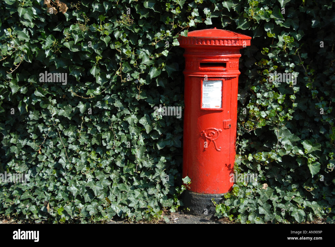 An English traditional post box Stock Photo - Alamy