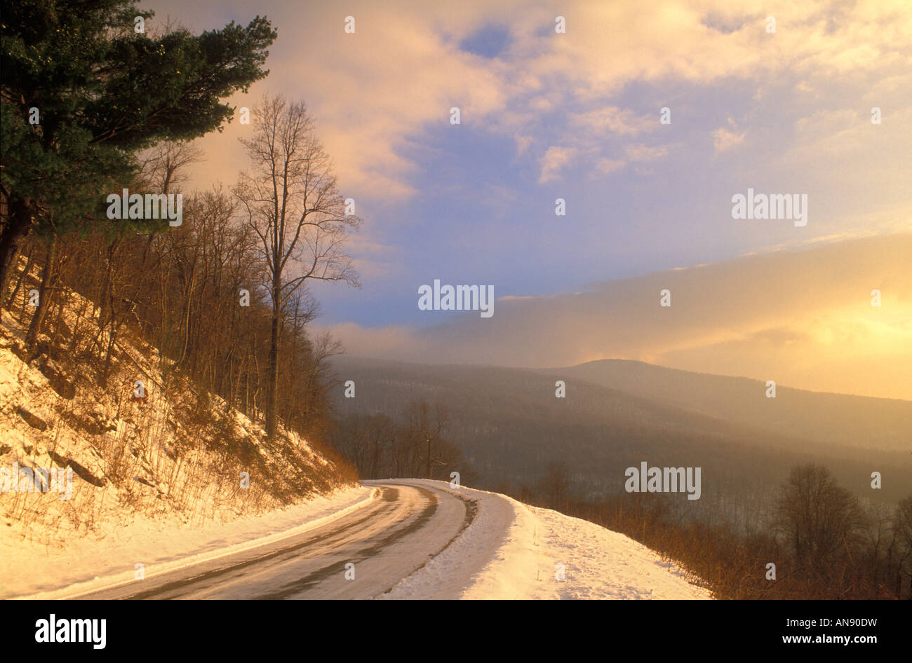 Skyline Drive, Swift Run Gap, Shenandoah National Park, Virginia, USA ...