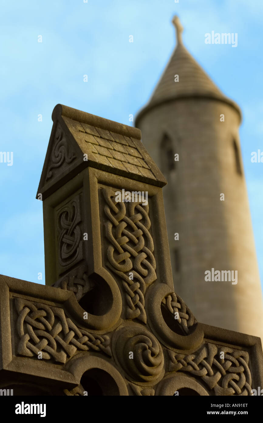 Celtic cross and The O'Connell Monument in Glasnevin Cemetery from ...