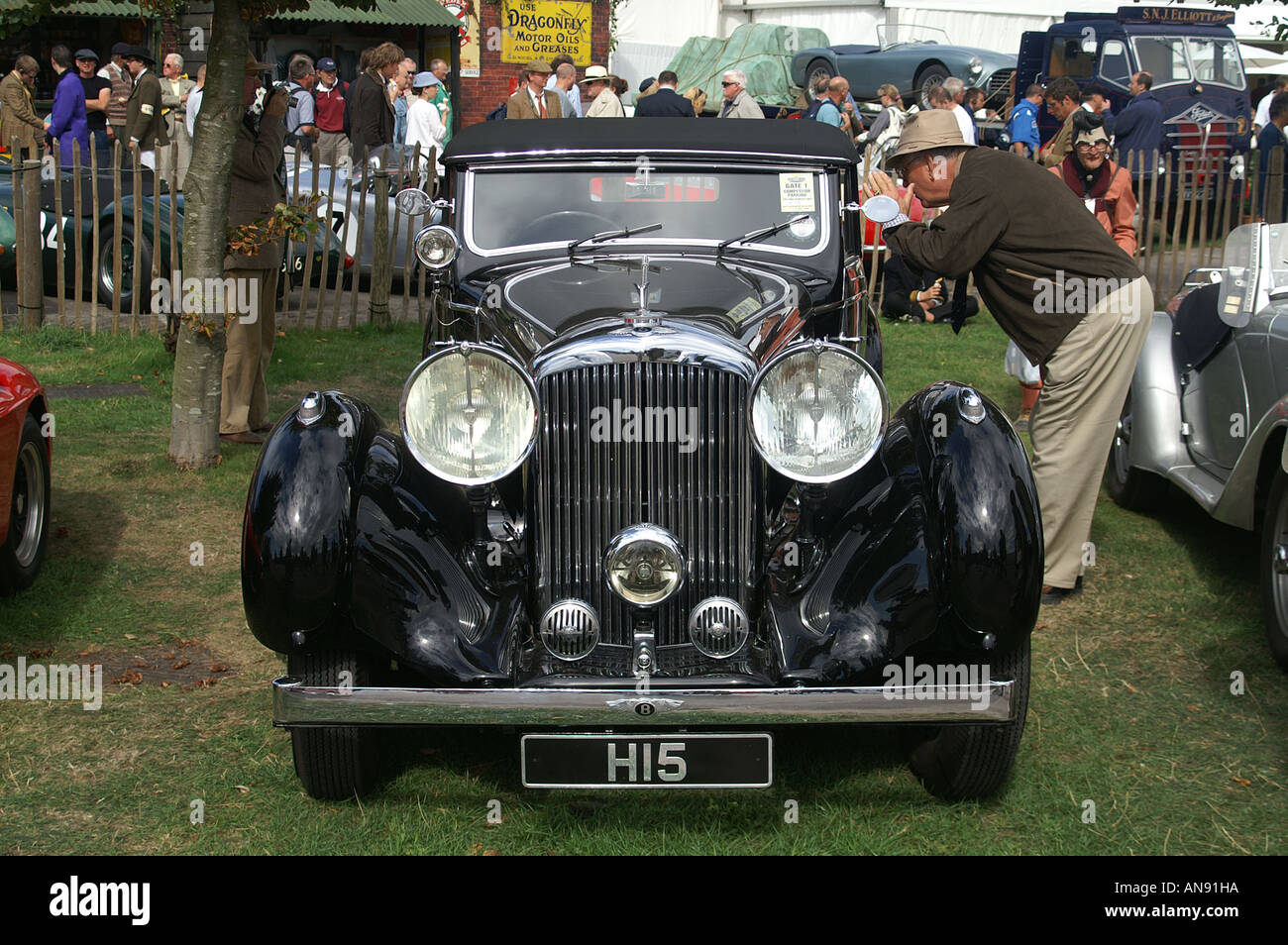 Bentley - radiator and Grille on classic car Stock Photo - Alamy
