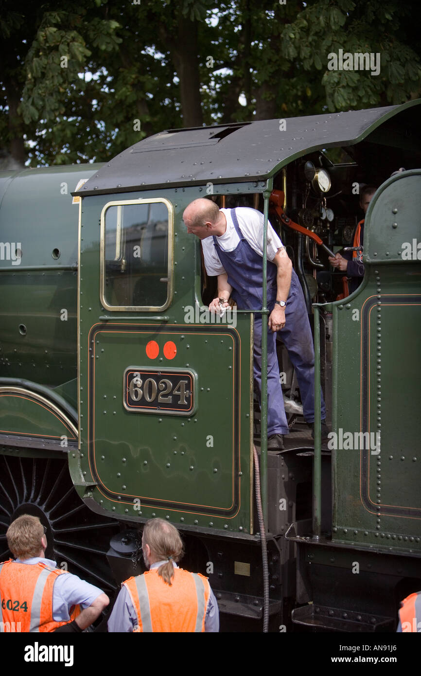 Steam express train hi-res stock photography and images - Alamy