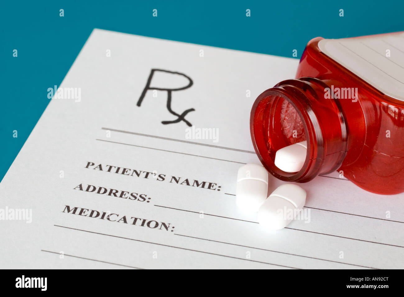 Medical prescription form capsules hi-res stock photography and images ...
