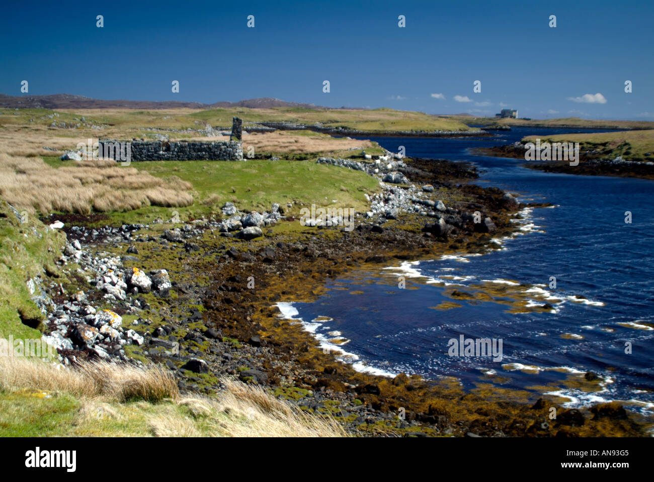 North uist traditional croft house hi-res stock photography and images ...