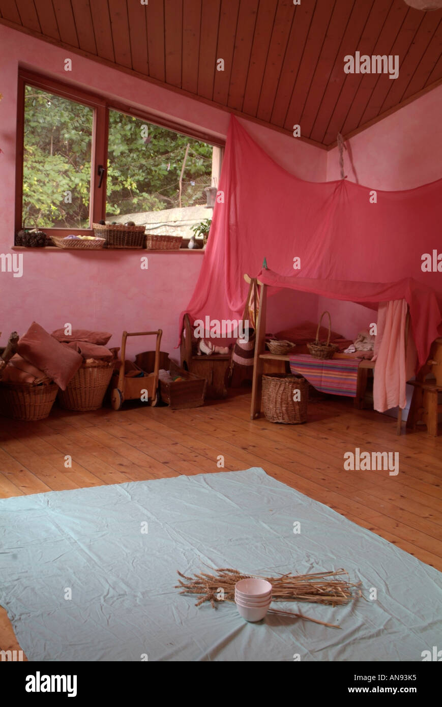 Kindergarten room ready for the children to arrive Rudolf Steiner ...