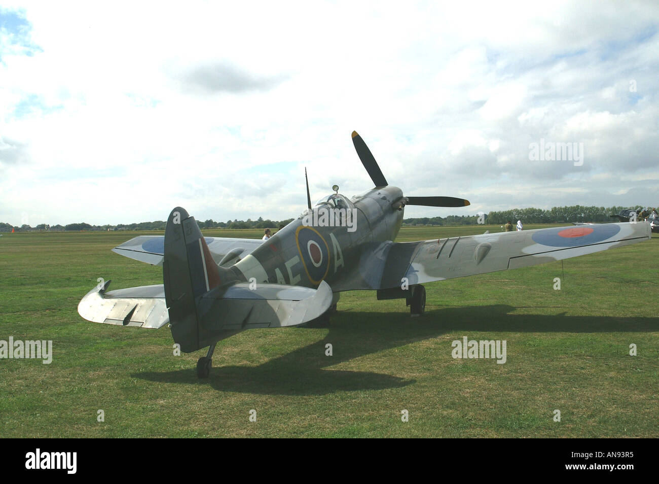 Spitfire Cannon High Resolution Stock Photography and Images - Alamy