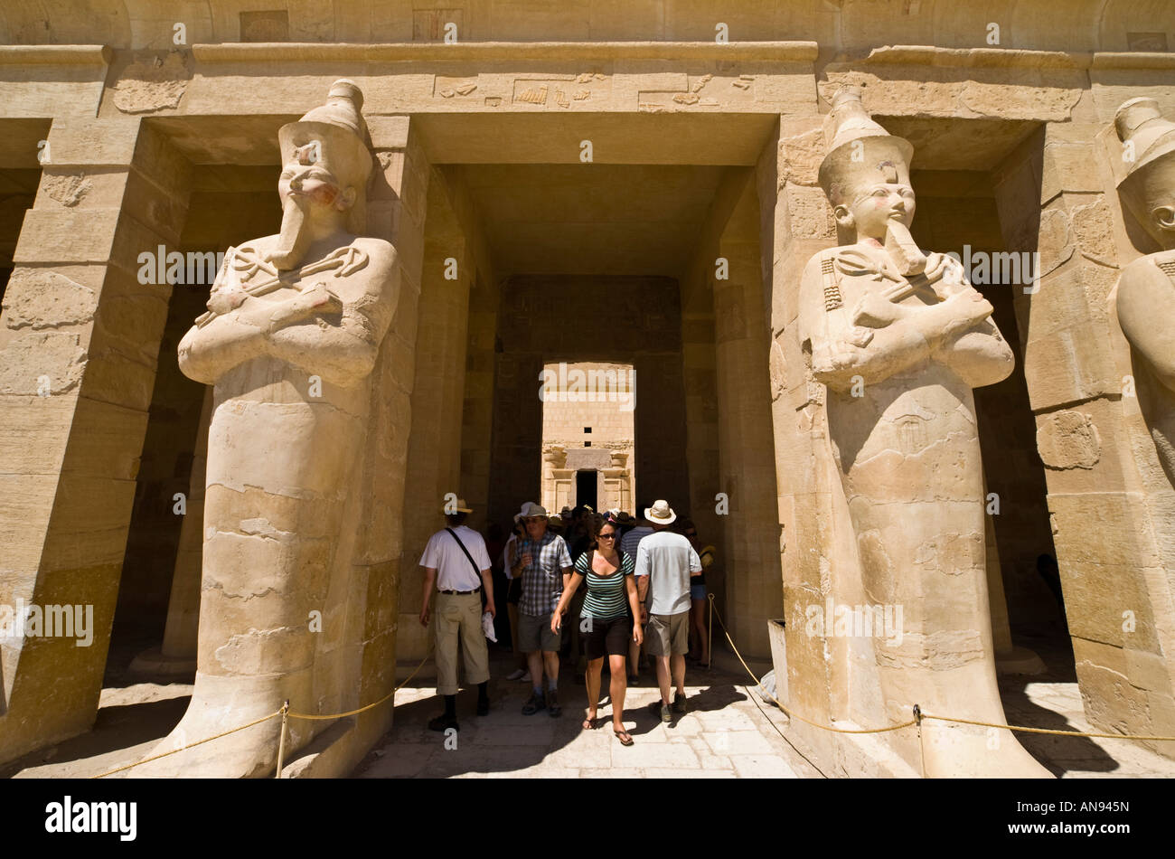Egypt statues Hatshepsut in Osiris form with double crown pharaonic ...