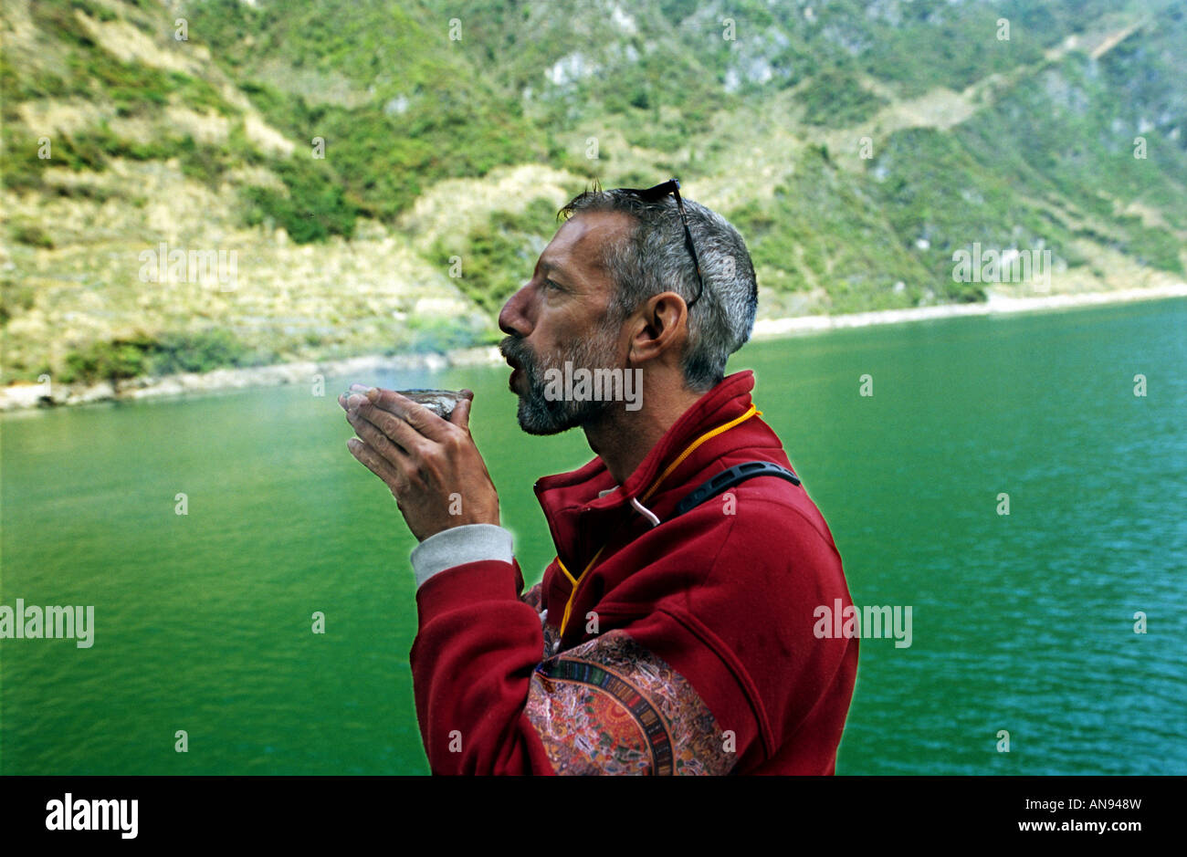 A beautiful Ceremony on the Yangtse river Stock Photo - Alamy