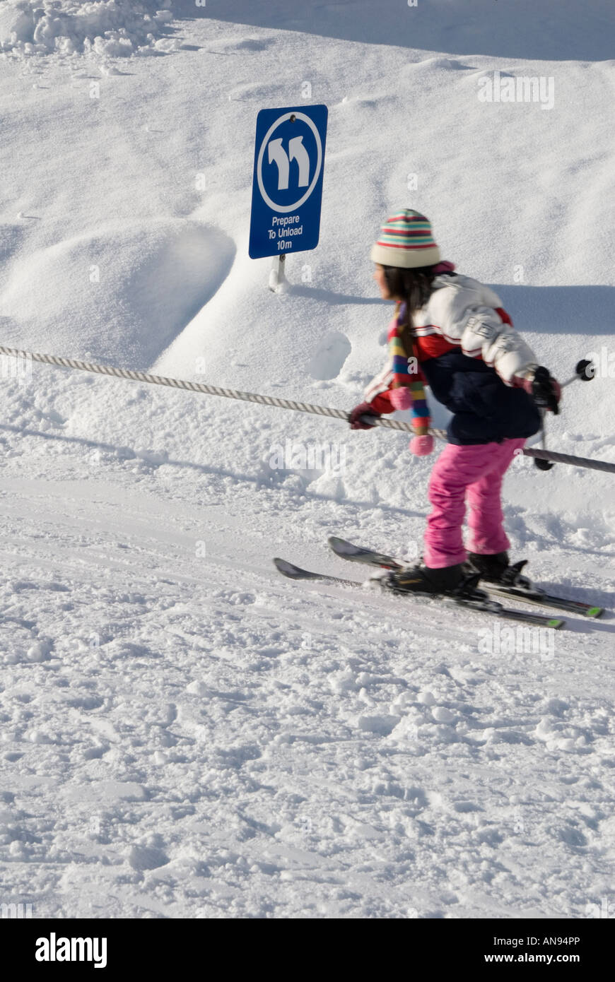 Ski snow tow rope hi-res stock photography and images - Alamy