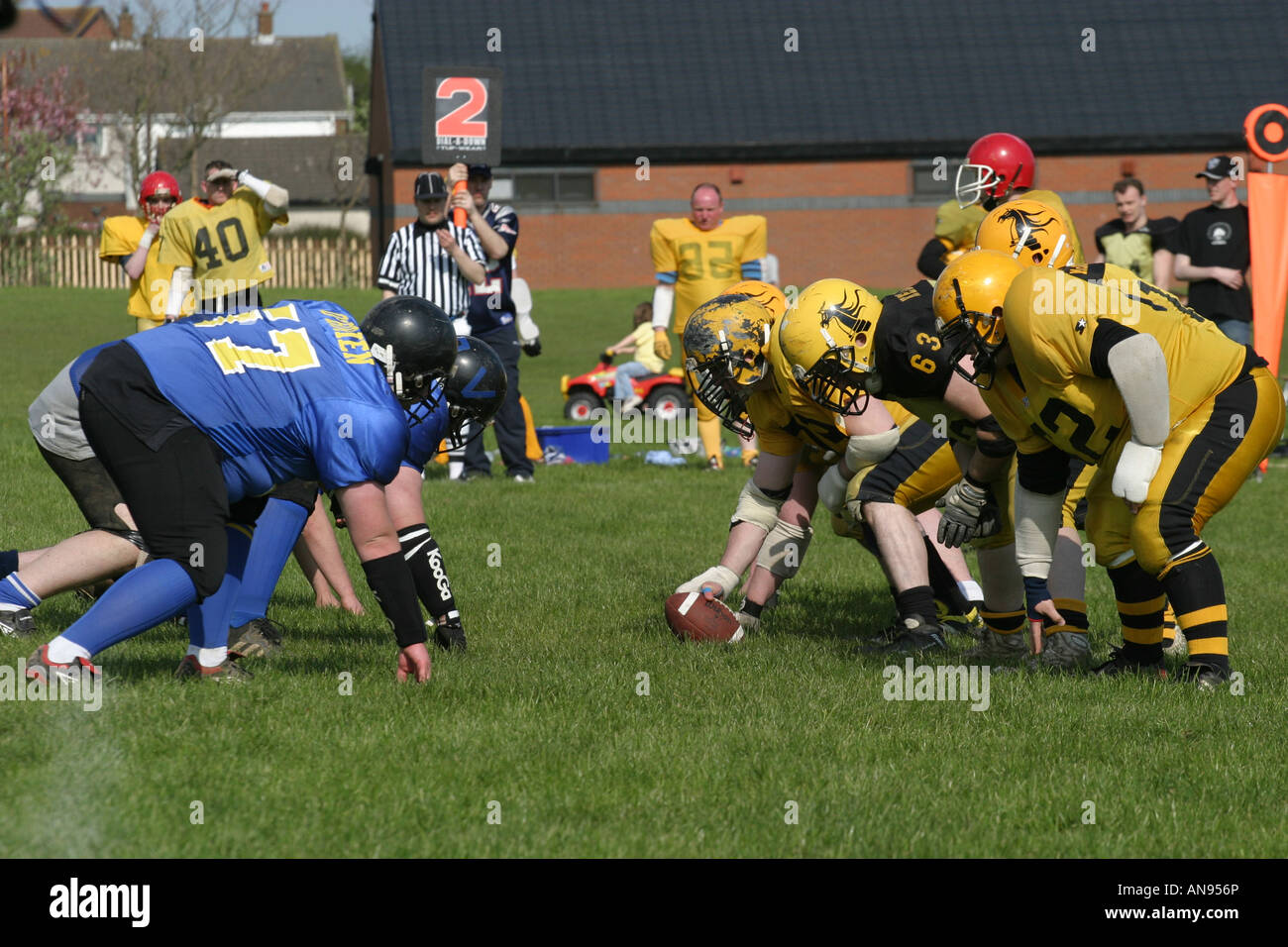 Football teams line up hi-res stock photography and images - Alamy