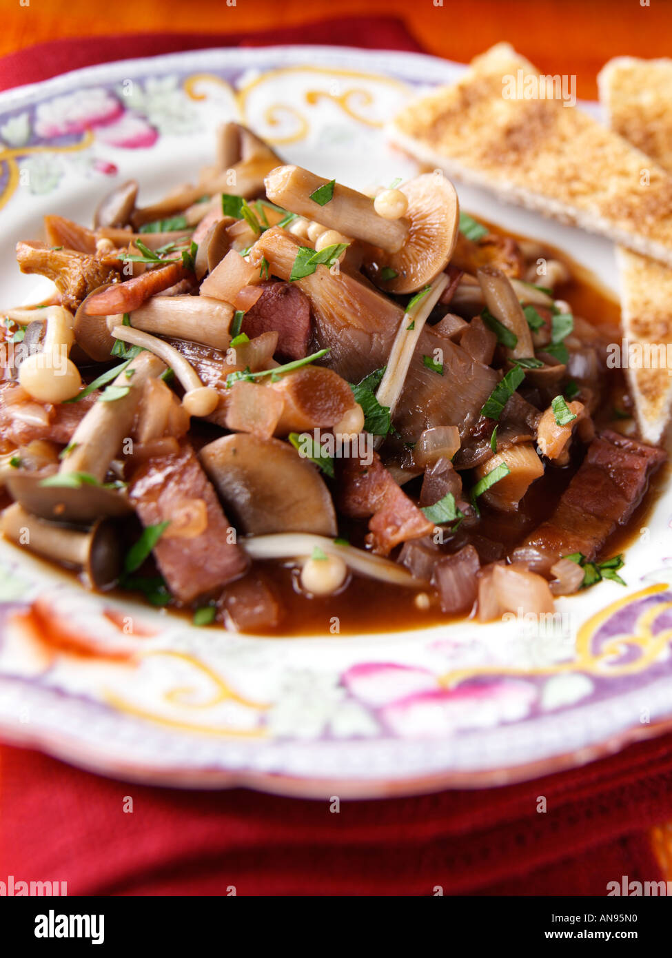 Slow cooked mushroom ragout hi-res stock photography and images - Alamy