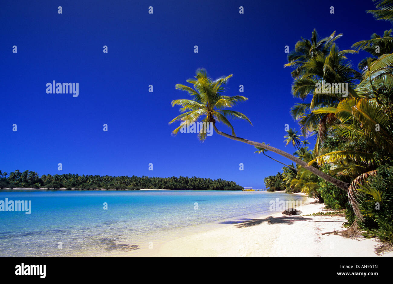 Aitutaki atoll hi-res stock photography and images - Alamy